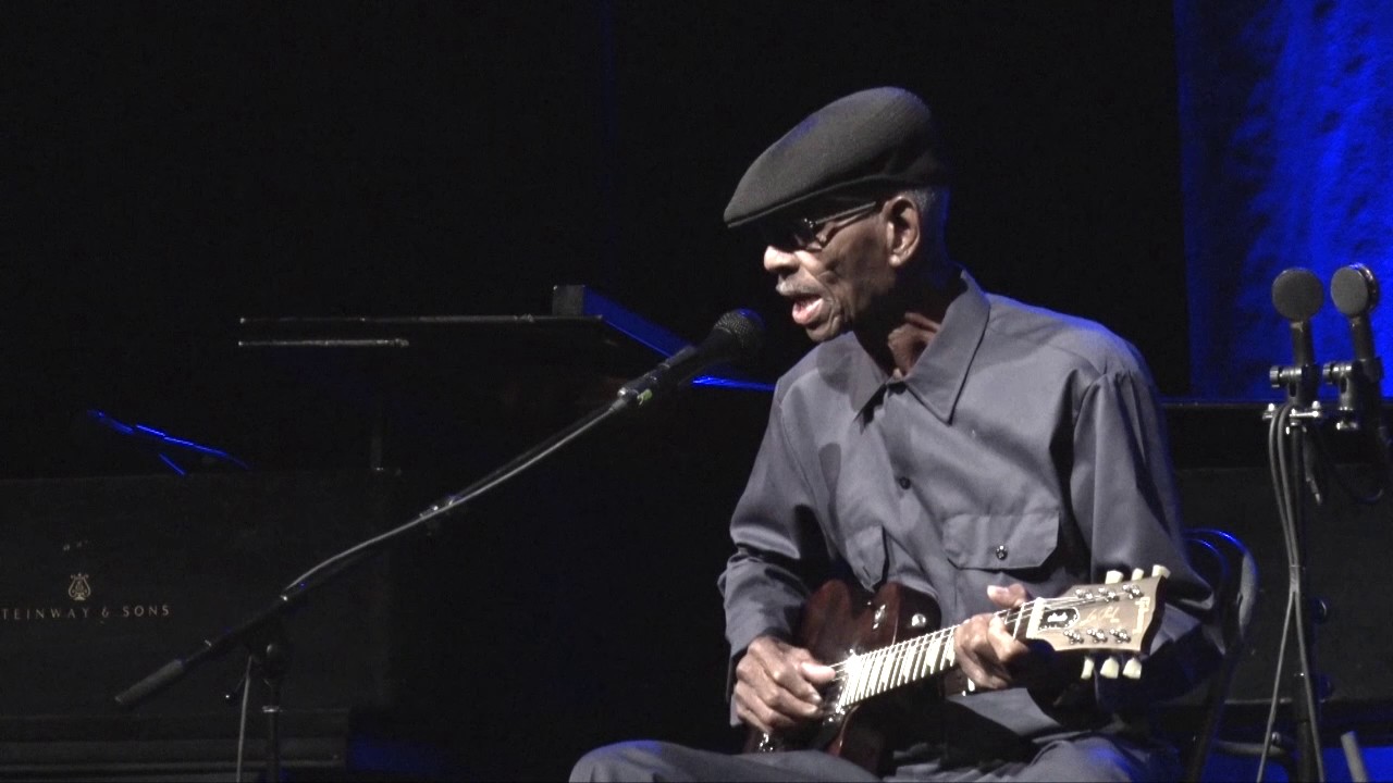 Louisiana Blues - John Dee Holeman at Augusta Blues and Swing Week 2017 ...