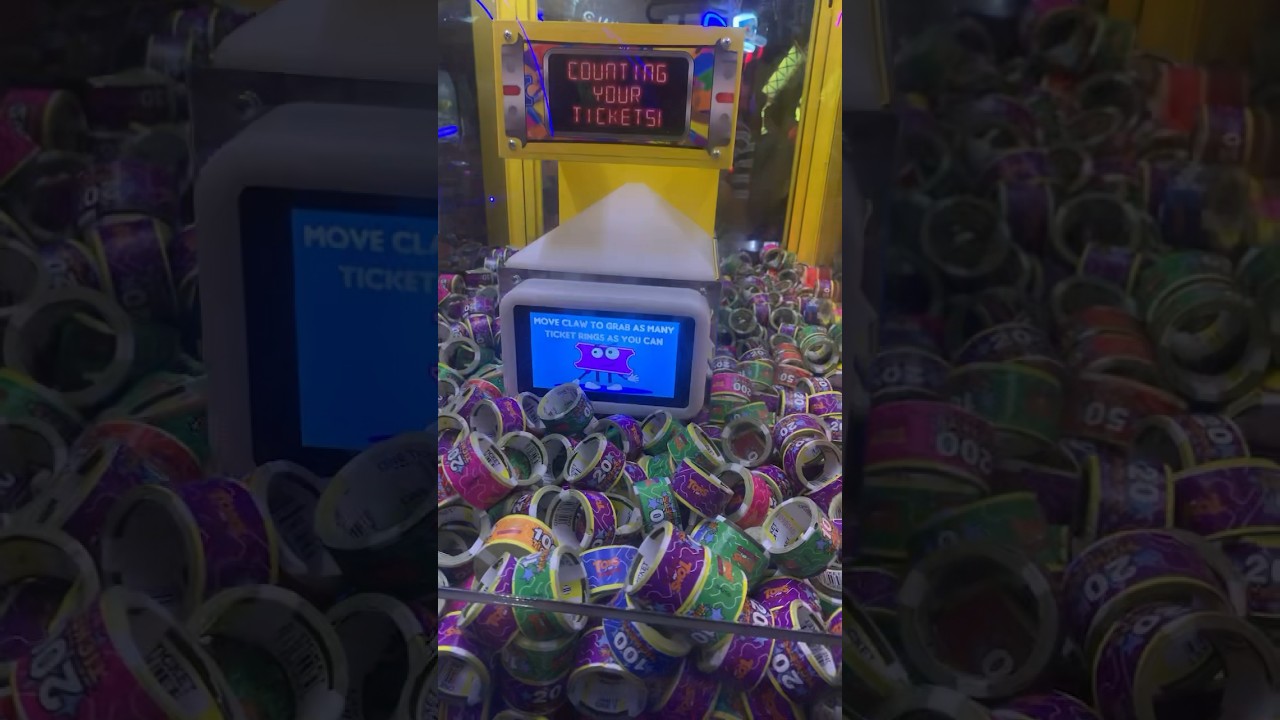 Getting Wins On A Claw Machine At Davin Busters! #arcade - YouTube