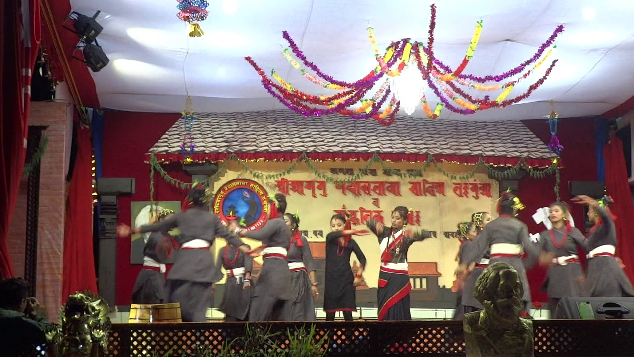 Dhime dance of Scholar's home academy - YouTube