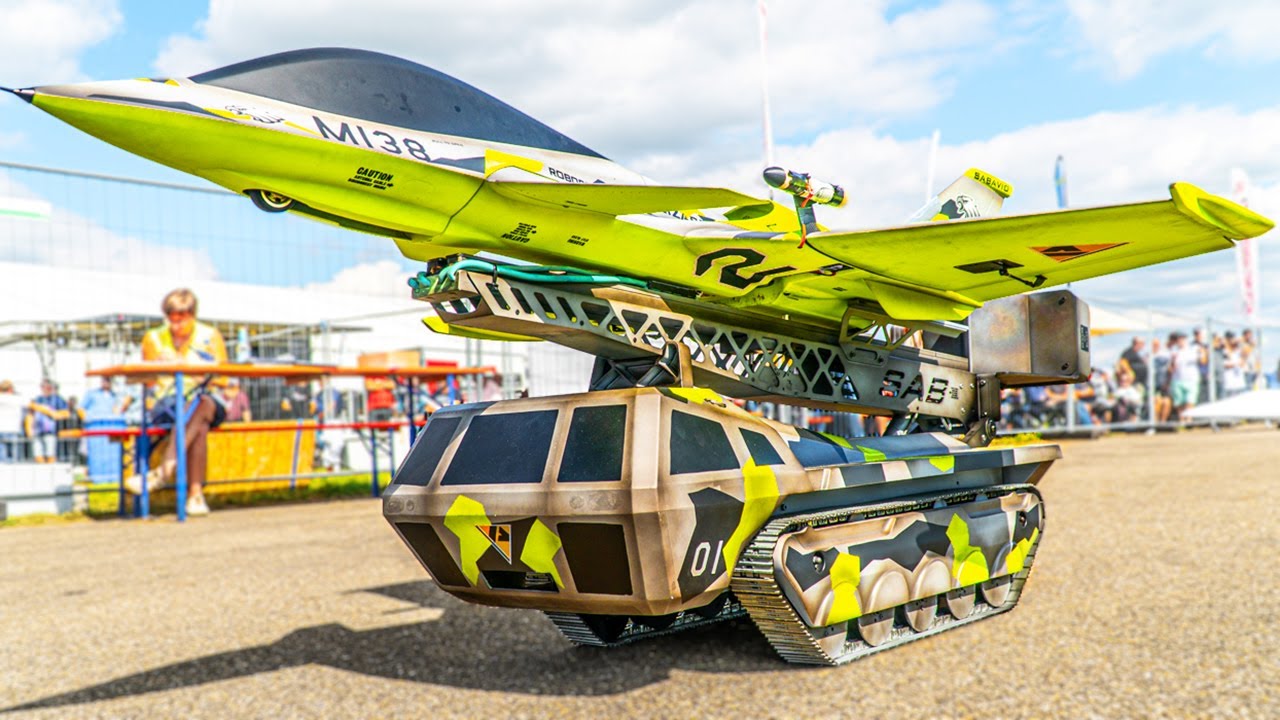 STUNNING VERTICAL TAKE OFF!! NEW SAB AVIO LIZARD WITH RC TANK AS ROCKET ...
