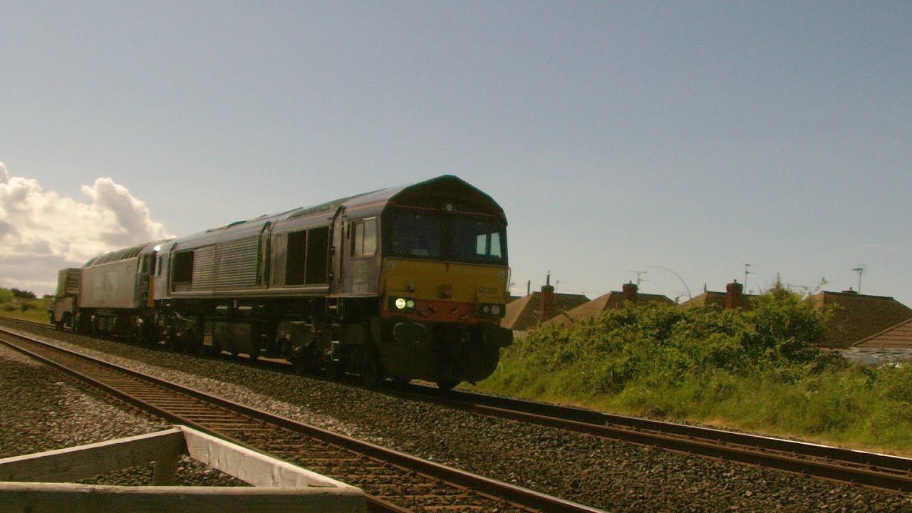Prestatyn 29.5.2015 - DRS 66302 & 57306 on Valley flasks - Class 57 66 ...