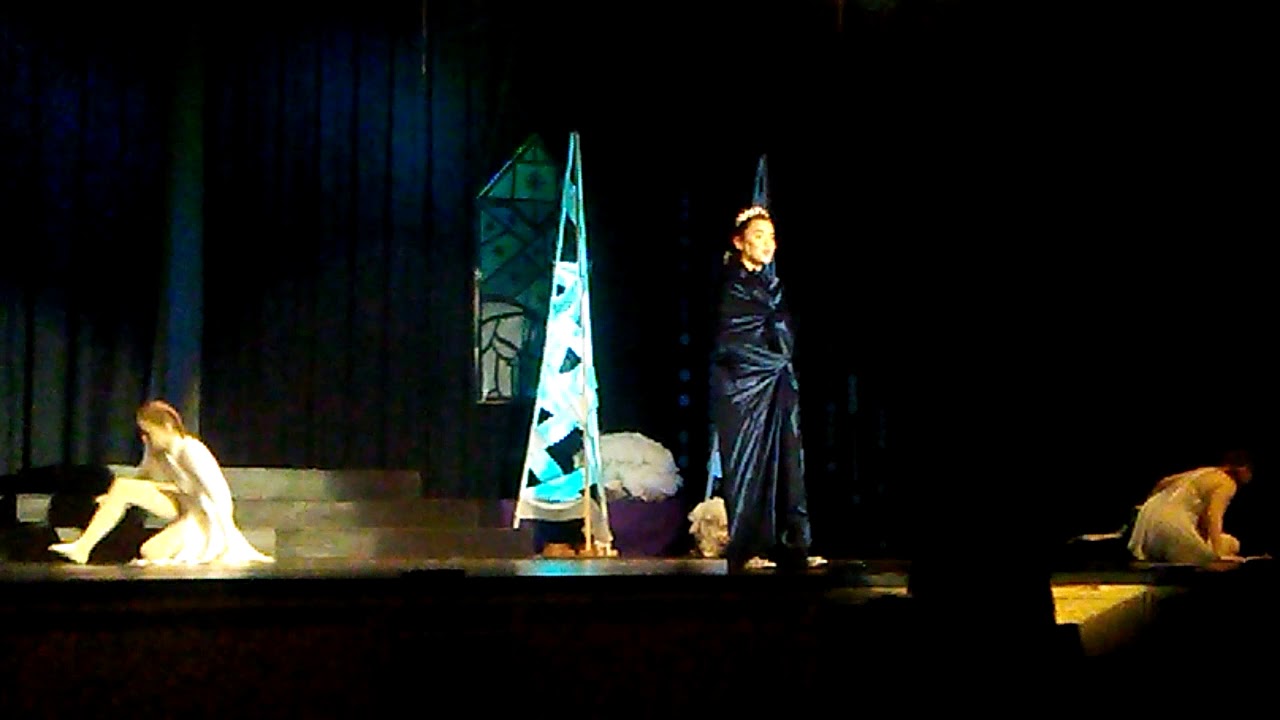 Let It Go- Frozen Jr. - YouTube