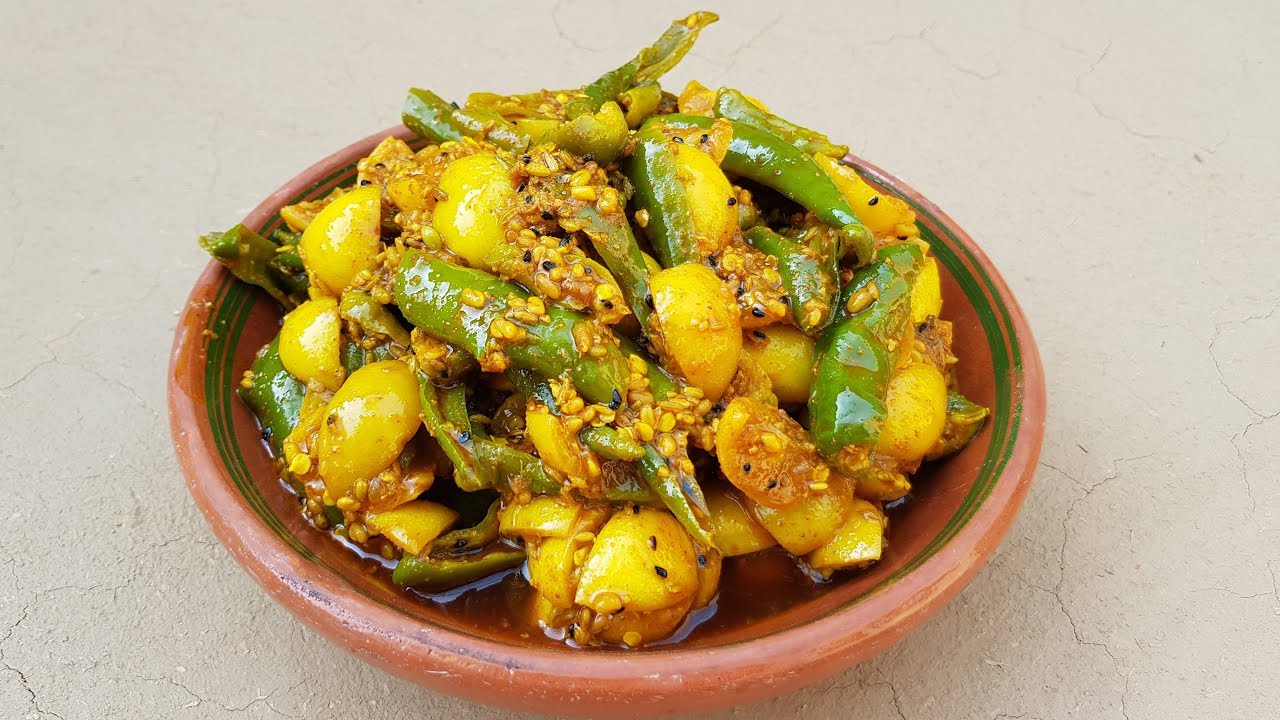 Hari Mirch aur Nimbu Ka Achar | Green Chili Lemon Pickel | Mubashir ...