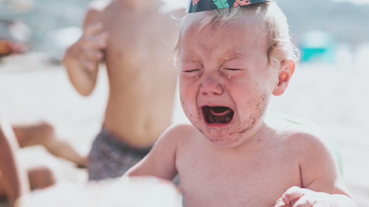 Kid crying sound effect - YouTube
