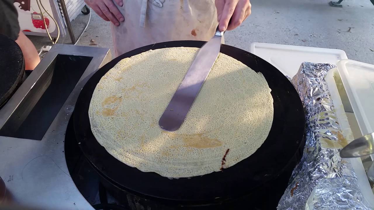 #HOW TO : make crepes ( near Eiffel Tower ) - YouTube