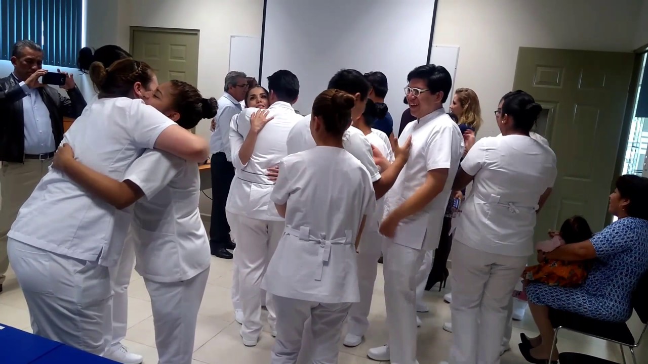 Graduación licenciados enfermería - YouTube