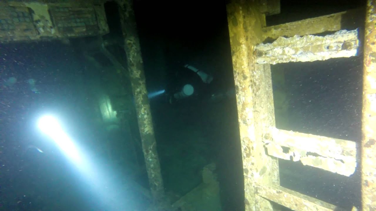 EX-HMAS Canberra Night Dive with DPV's - YouTube