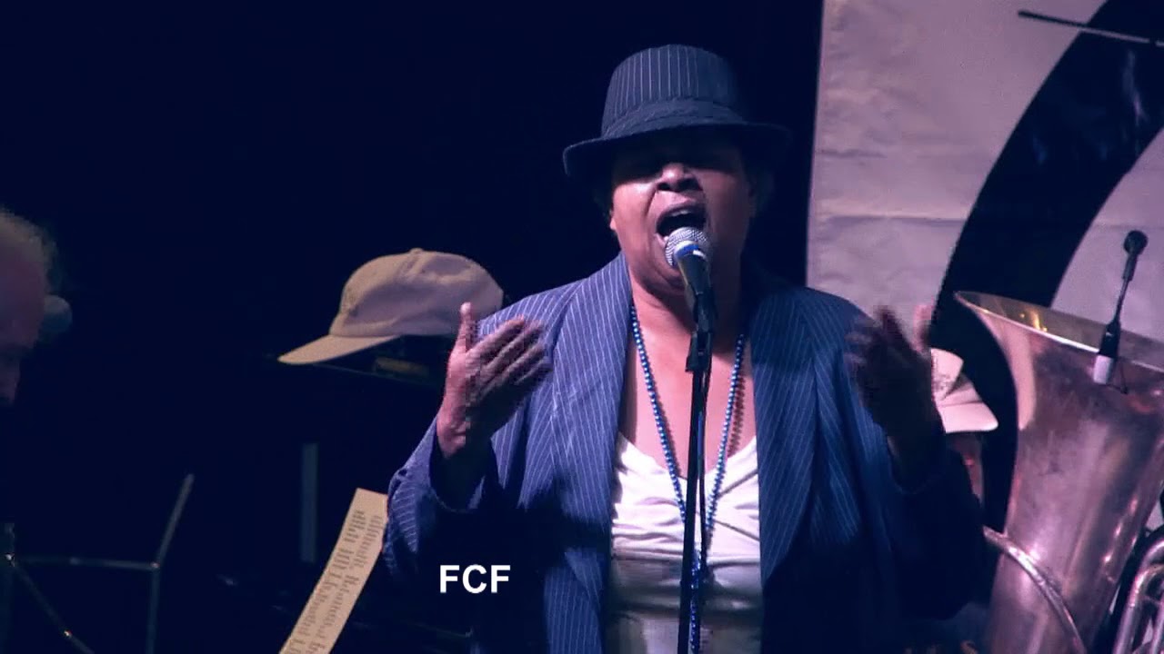 FINE BROWN FRAME sung by Wende Harston with Queen City, Arizona Classic ...
