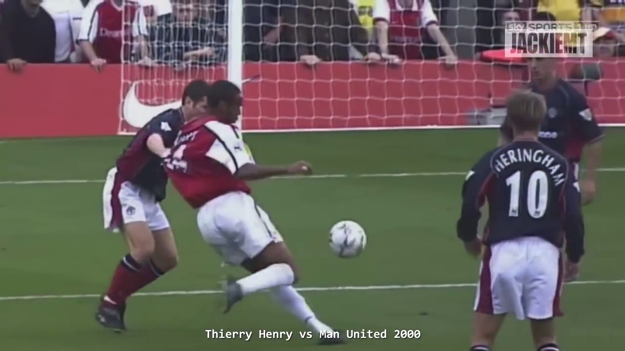 25 Famous⁄Unforgettable Goals in Football History - YouTube