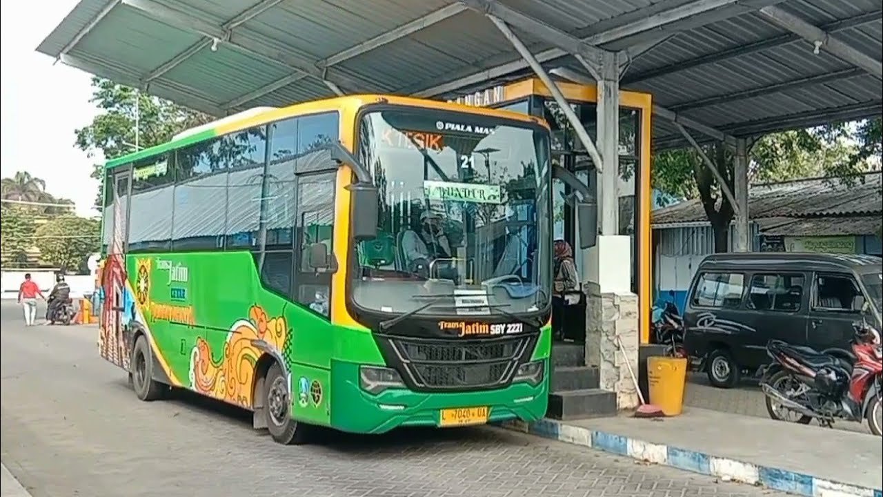 Hunting video bus di terminal pasar larangan siang hari tanggal 17 Juni ...