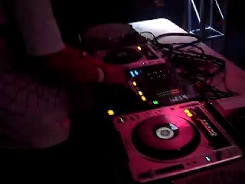DJ TONIC KILLING IT @ prom - YouTube