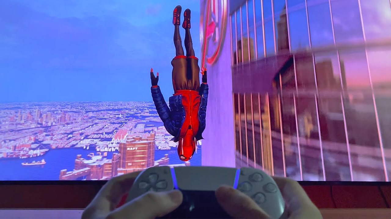 WHAT HAPPENS IF SPIDER-MAN JUMPS OFF THE ROOF in Spider Man Miles ...