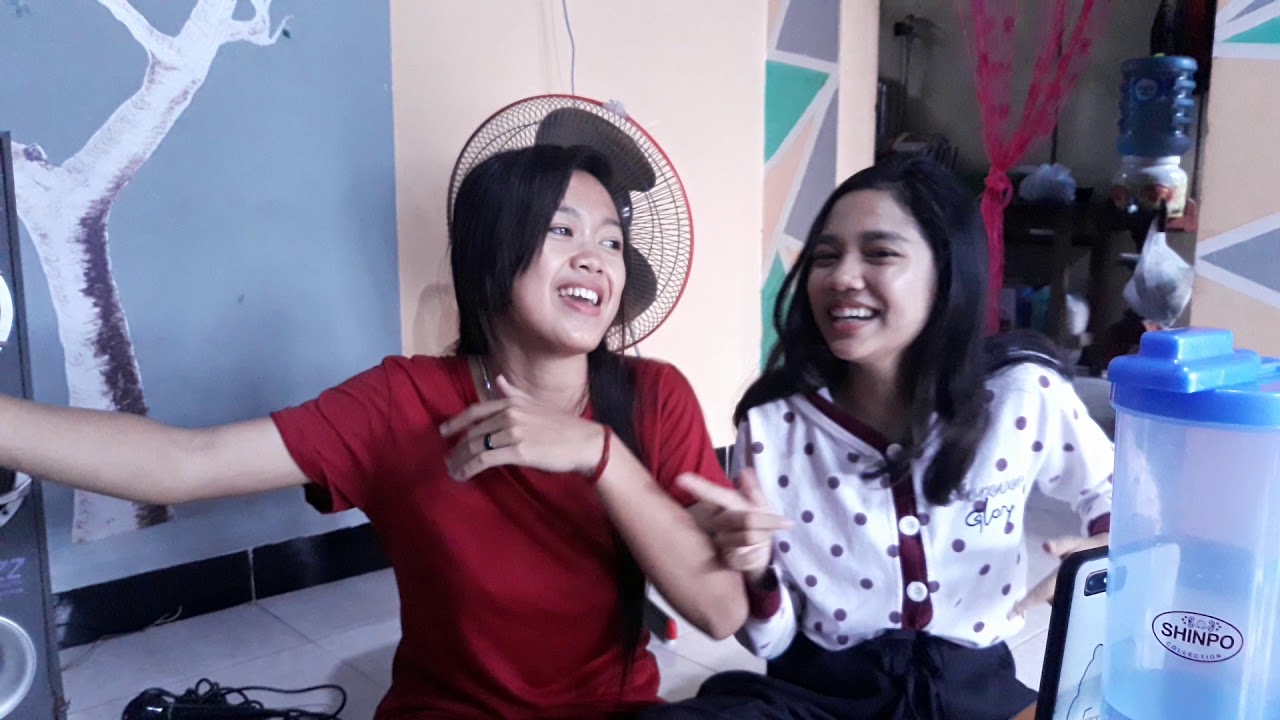 cewek kebelet pipis nyanyi🤭🤭🤭 - YouTube