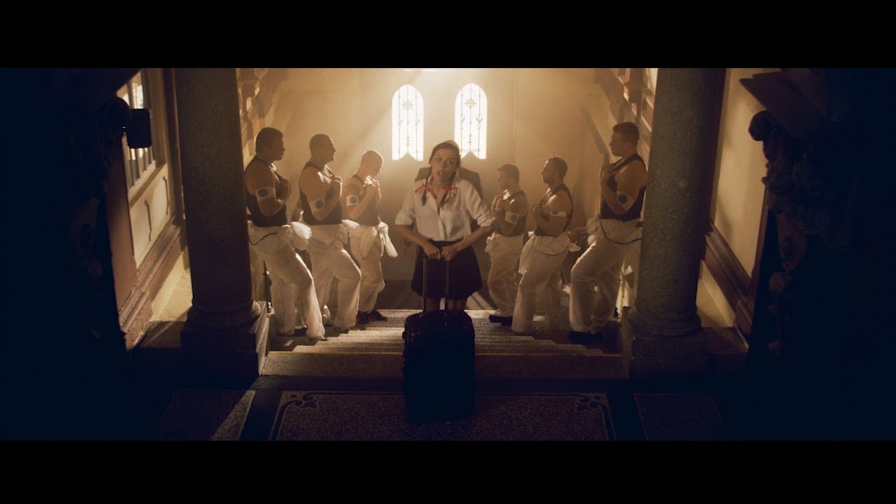 Ektor & DJ Wich - Number 1 (OFFICIAL VIDEO) - YouTube