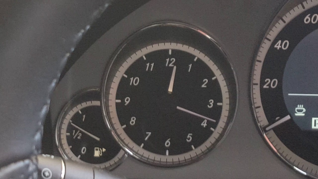 Mercedes Benz set time date - YouTube