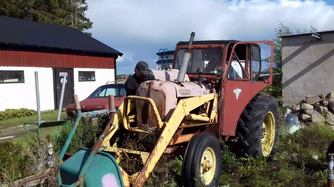 Cold start old tractor - YouTube