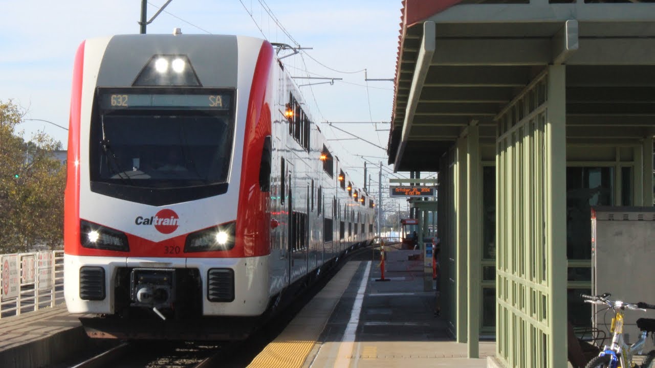 Caltrain EMUs On The Mainline - YouTube