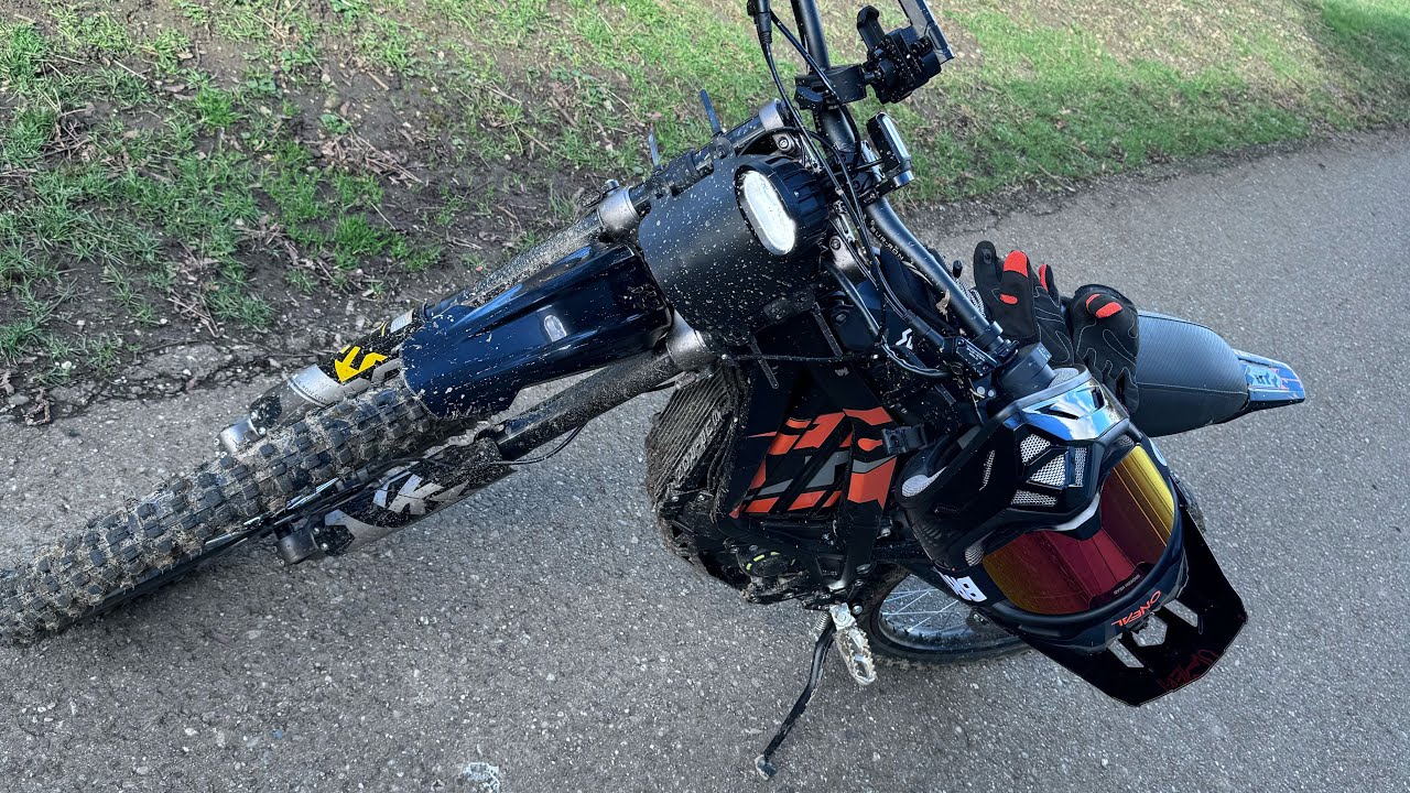 Die tägliche Einheit Surron Wheelie üben🆙⬆️👍🤪 #surron #wheelie #noob # ...