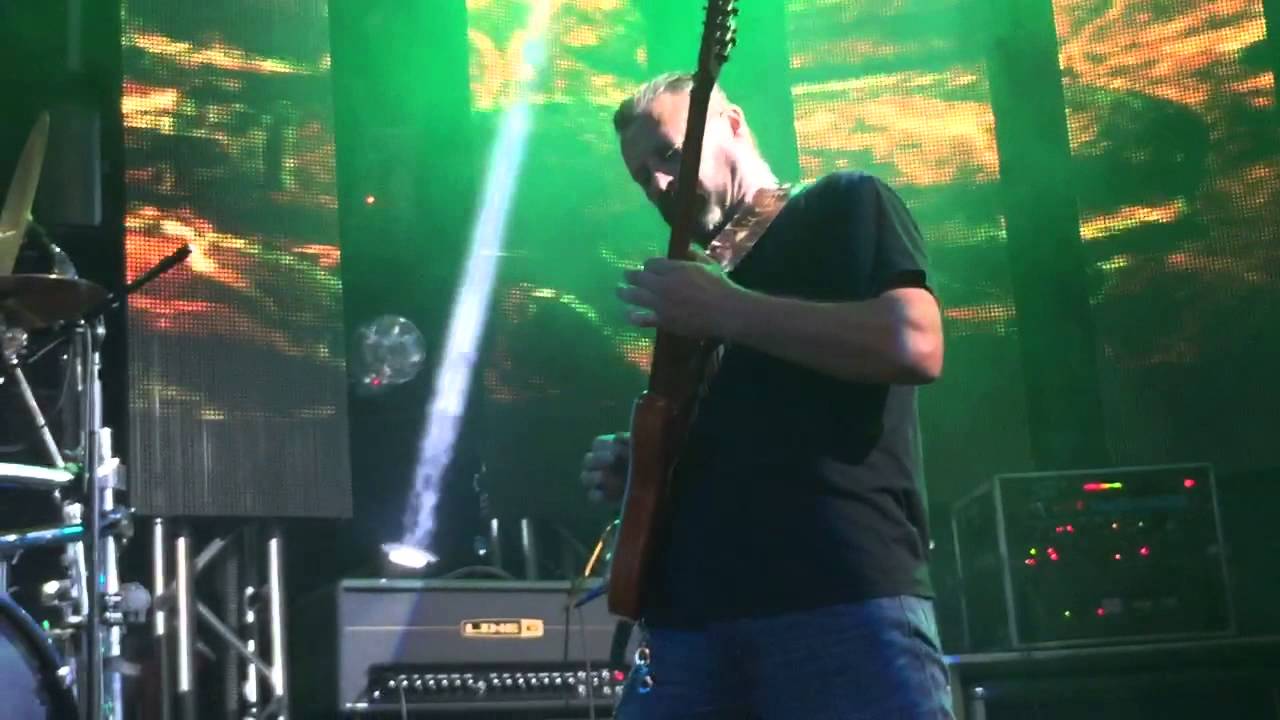 Made of Metal - Hello from the Gutter feat. Bobby Gustafson - YouTube