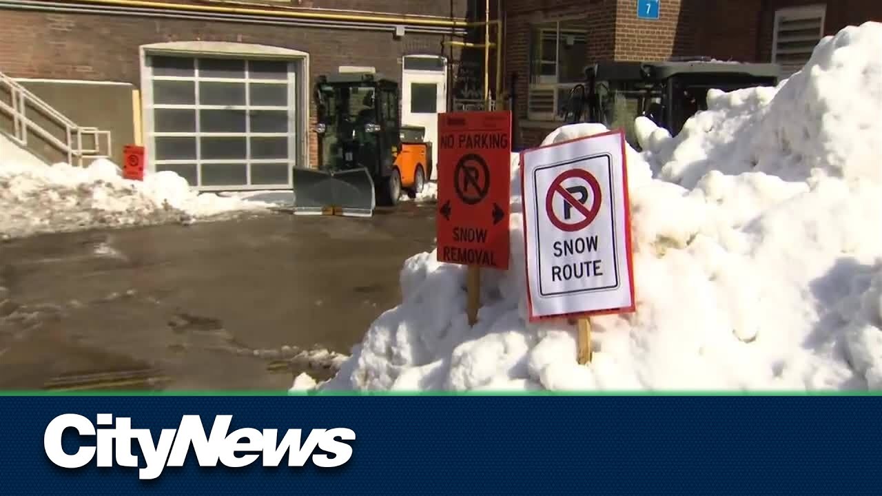 Toronto continues snow clean up - YouTube
