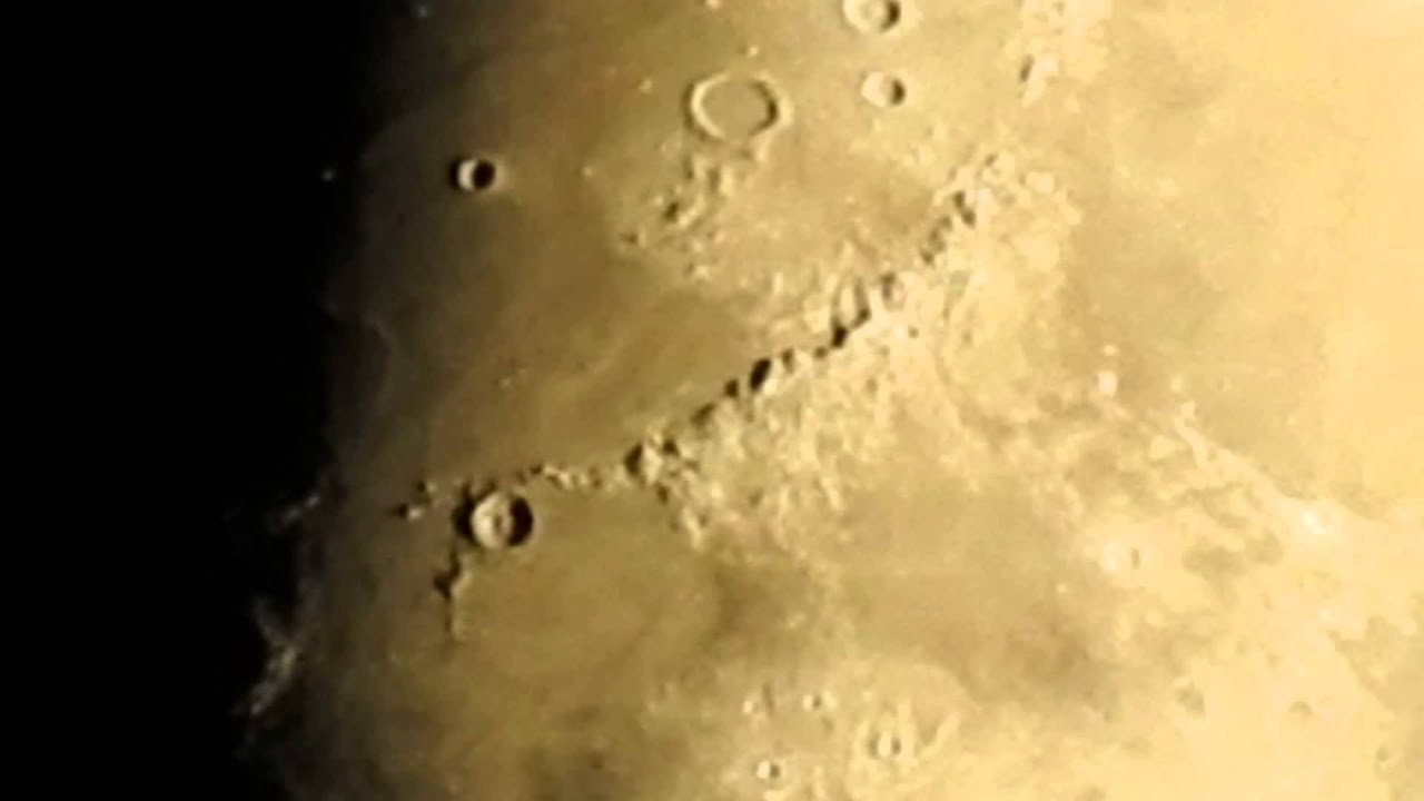 Nikon P900 at 8000mm - Moon Surface / Mond / Lua tripod zoom test 23/8 ...