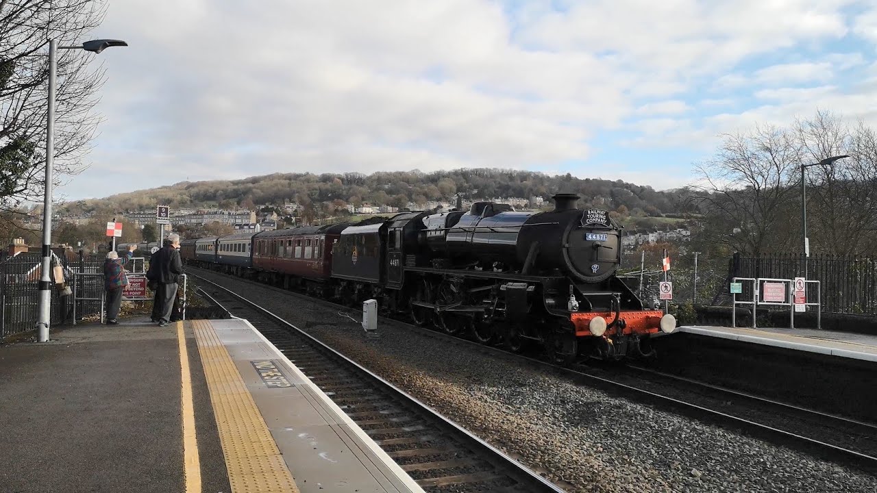 44871 Black 5 Steam Loco (and West Coast Railways 47848) arriving at ...
