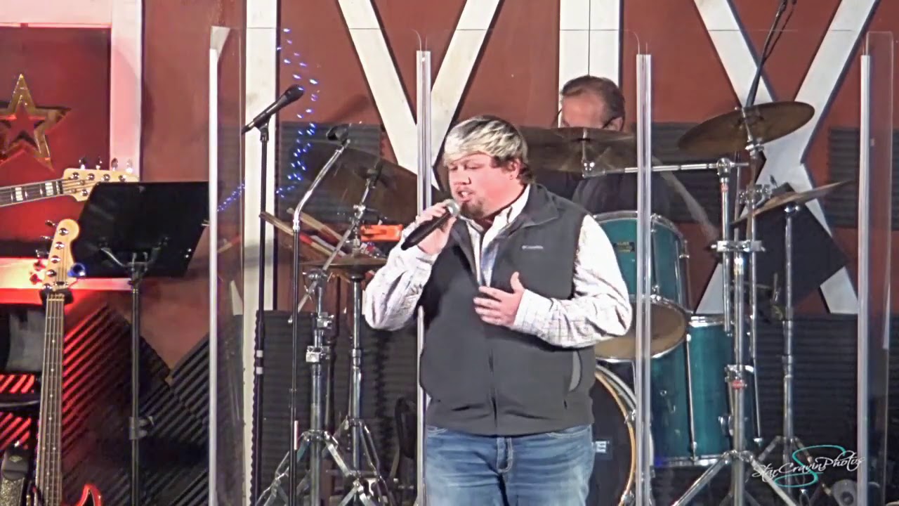 Hunter Collins sings Tennessee Whiskey at The Gladewater Opry 9 26 20 ...