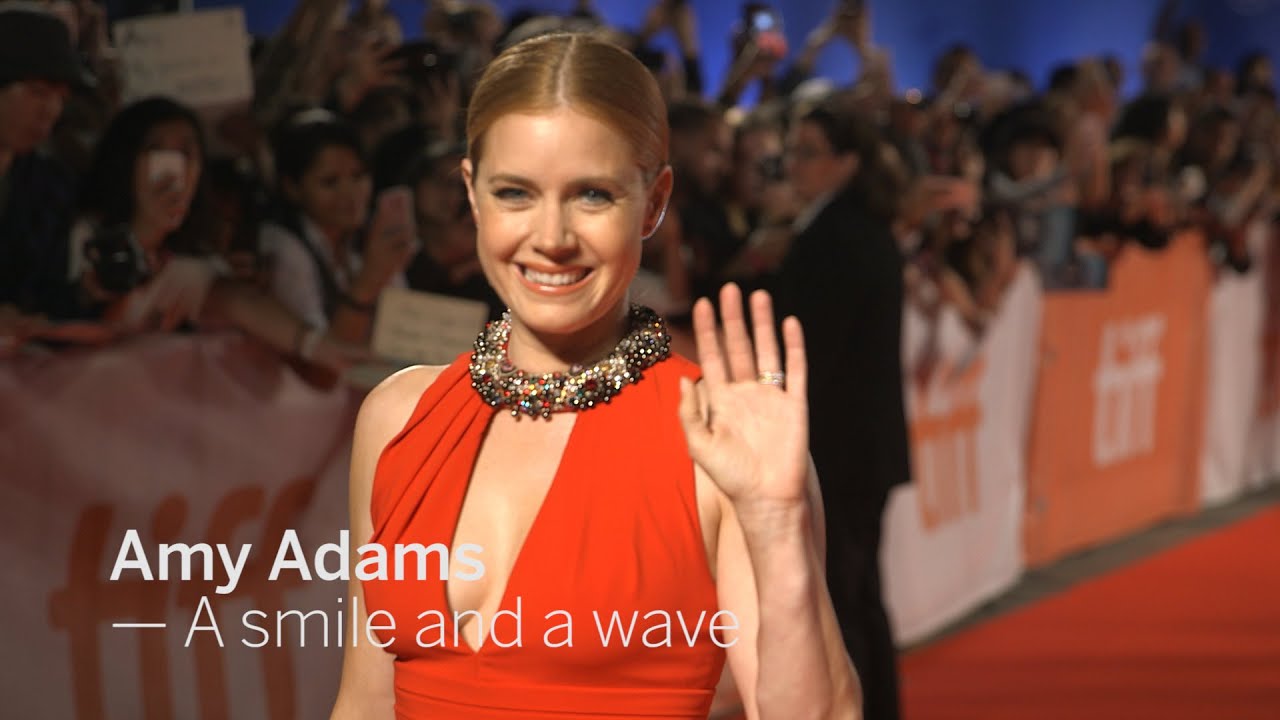 AMY ADAMS A smile and a wave | TIFF 2016 - YouTube