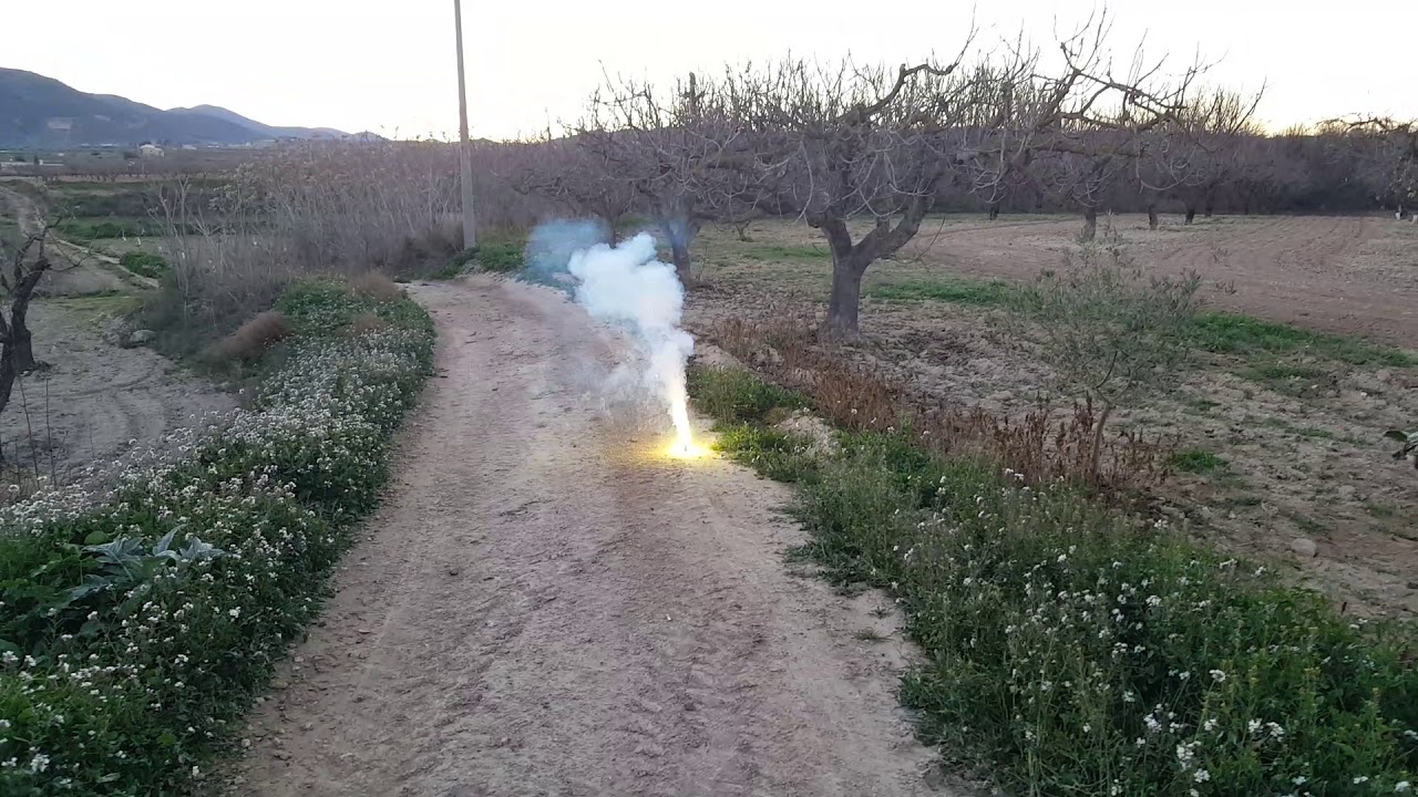 Petardo silba boom - YouTube