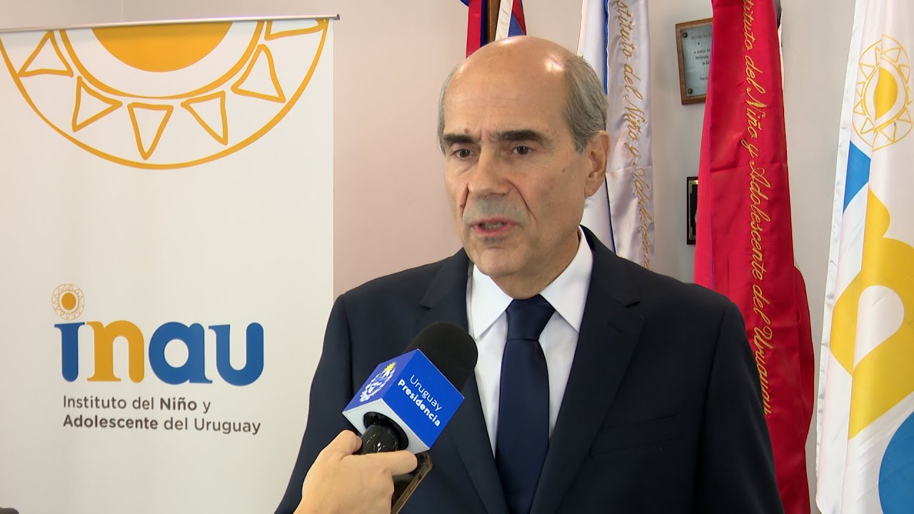 Entrevista al presidente del INAU, Pablo Abdala - YouTube