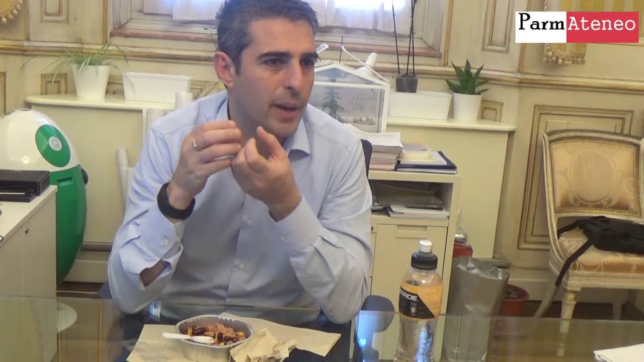 A pranzo con...Federico Pizzarotti - YouTube