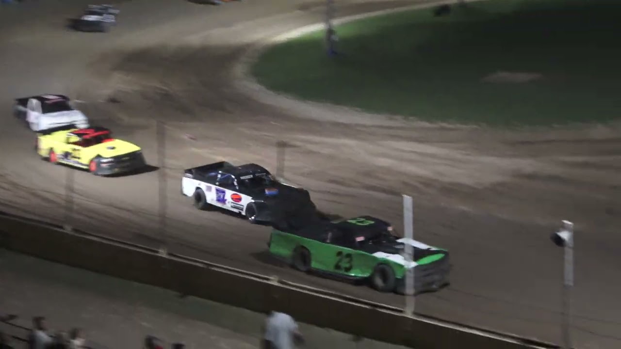 Pro Truck Heat Race at Crystal Motor Speedway, Michigan on 09-17-2022 ...