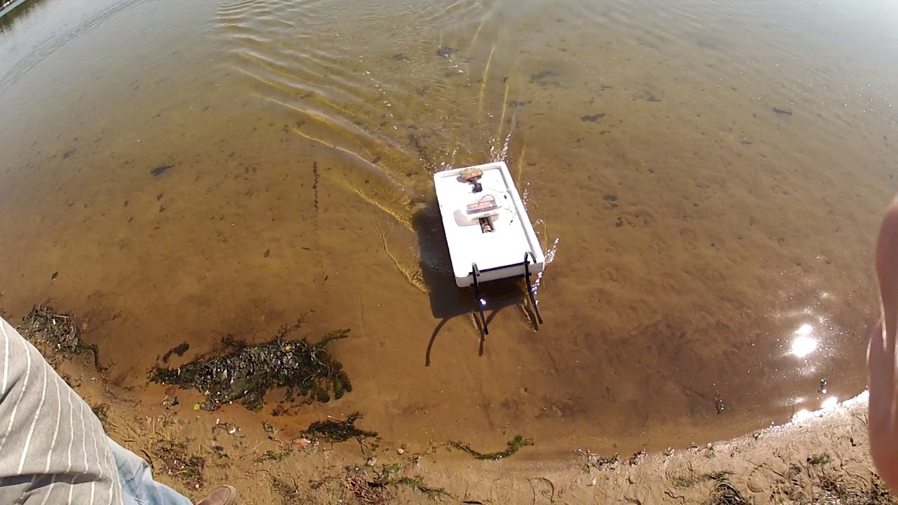 RC rescue boat for float planes Greg006 - YouTube