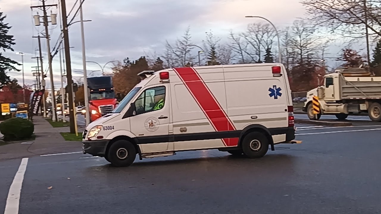 *RARE* BCEHS Mercedes Sprinter van Ambulance - YouTube
