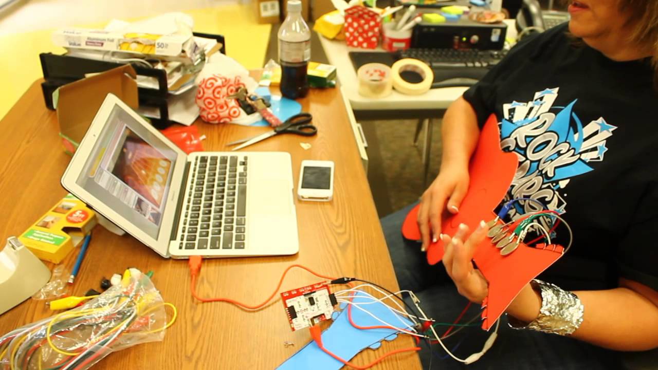 Makey Makey Guitar hero - YouTube