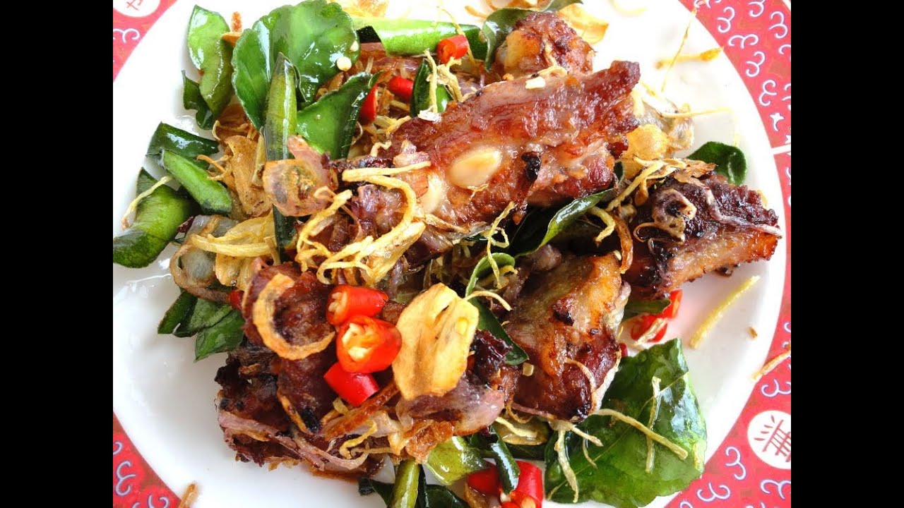 Thai Food Cooking Tutorial: Nam Gradook Moo (Fermented Pork) - YouTube