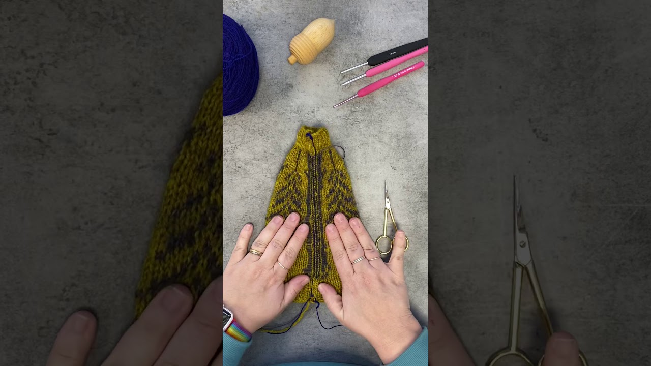 Steeking La Bien Aimée Helix and Mohair Silk - YouTube