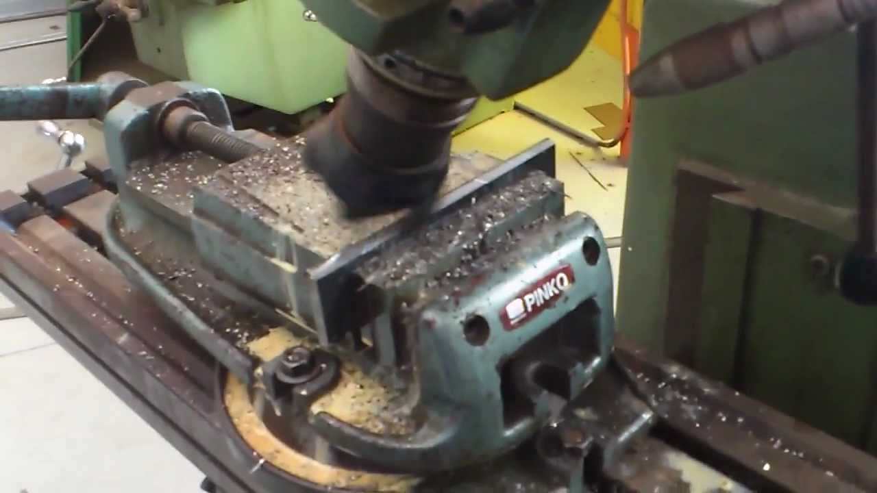Milling Machine - Frees Masjien - YouTube