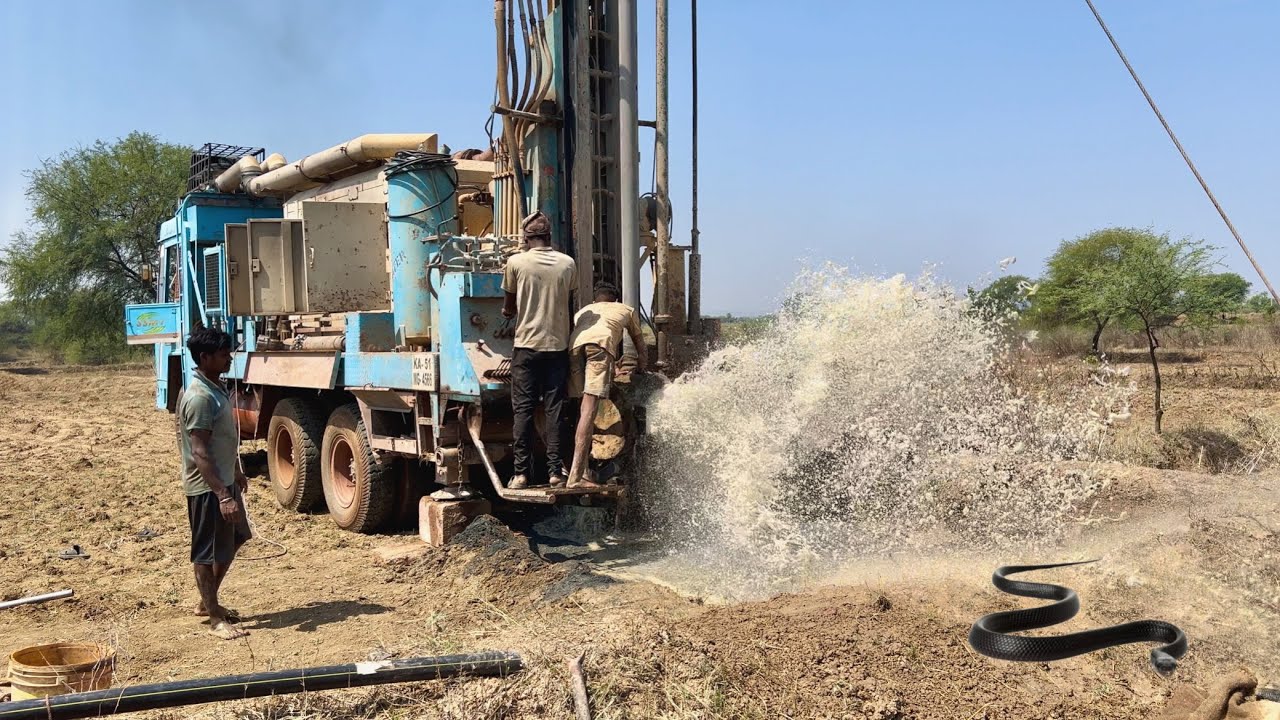 Borewell Drilling With Coconut water checking Method | 10 Hp Motor 195 ...