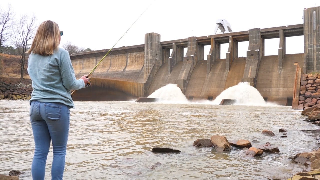 This GIANT MUDDY SPILLWAY Was Hiding Some BIG SLABS! (Filled The Bucket ...
