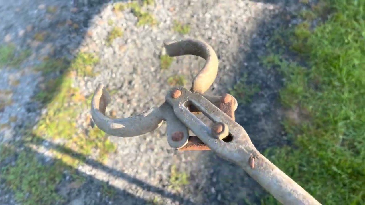 old grabber - YouTube