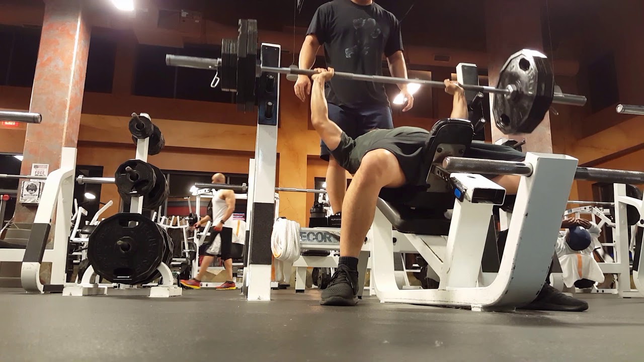 265lb incline bench PR - YouTube