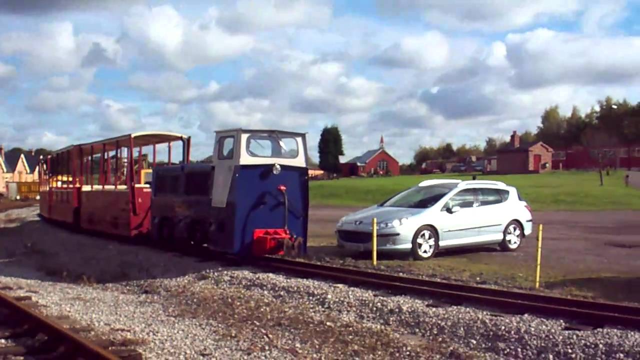 narrow gauge diesel train loco - YouTube