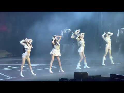 BLACKPINK - Pretty Savage | Chicago 2022 BORN PINK WORLD TOUR Day 1
