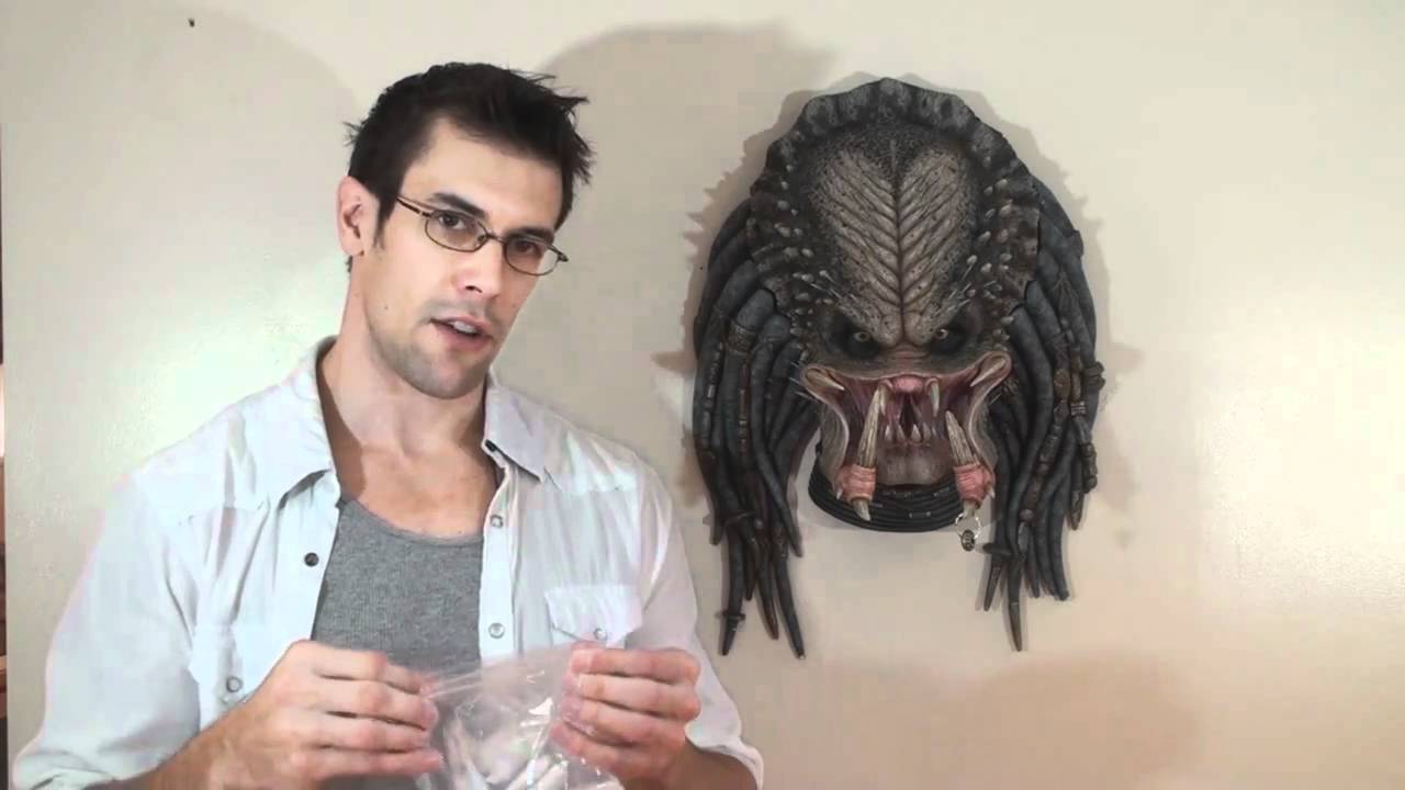 Predatorstuff Reviews the Black Heart Enterprises Elder Predator Wall ...