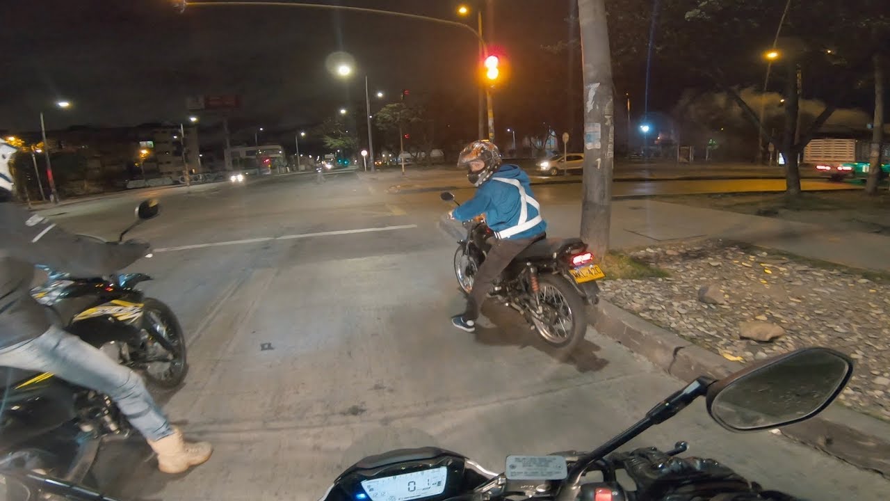 Un borracho manejando moto /// Peligro en la ciudad - YouTube