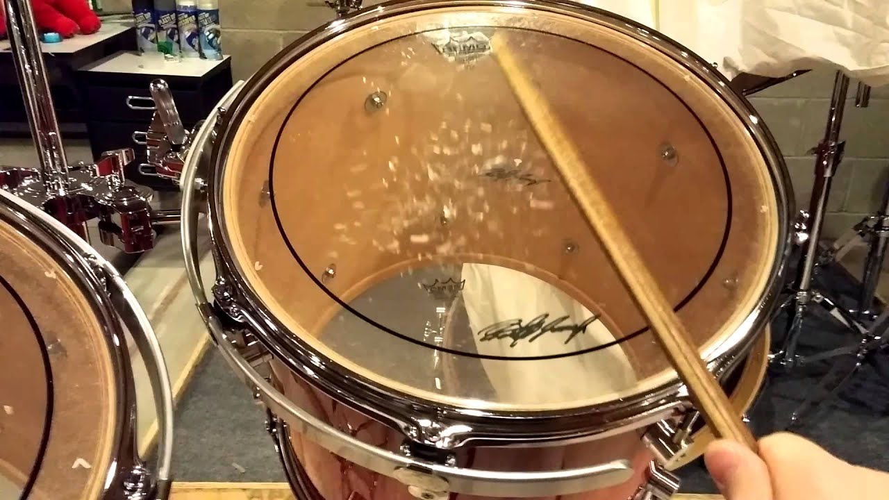 Rack tom tuned with Tune Bot - YouTube