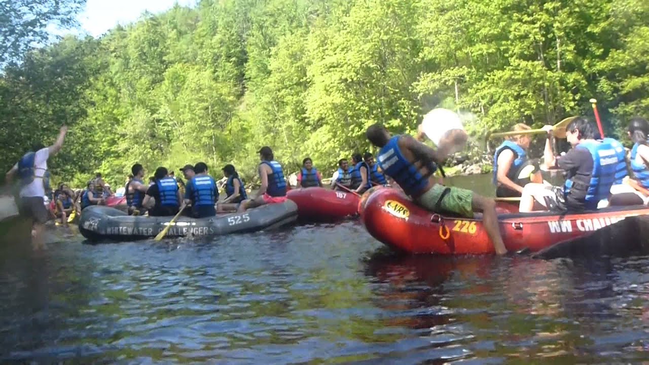 June 2014 Rapid III Whitewater Rafting @ Lehigh River Water Fight - YouTube