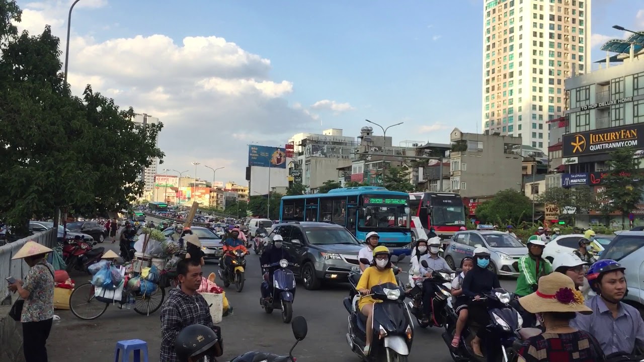XE BUÝT HÀ NỘI/HanoiBus GIỜ CAO ĐIỂM GIAO THÔNG// BUSES IN VIETNAM JUNE ...