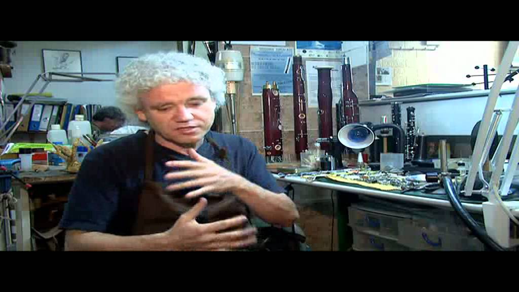 TOMÁS MIRANDA, Luthier - YouTube